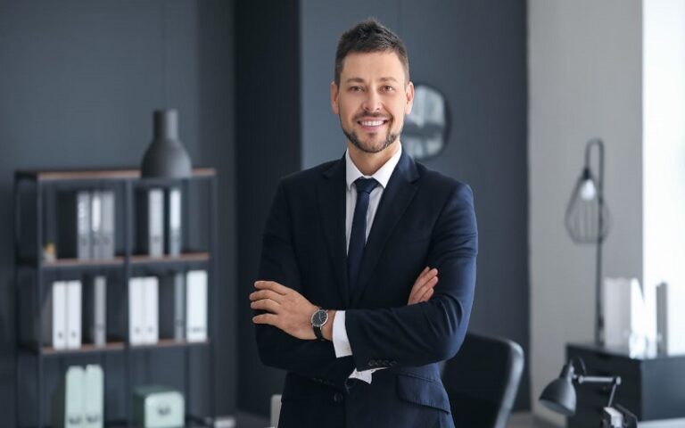 Top 30 Lawyer Interview Questions and Answers in 2025 ...