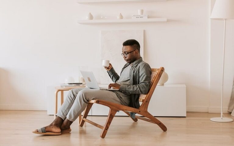Here Are The Tips On How To Work Outside The Traditional Office ...