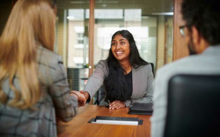 Top 33 Amazon EC2 Interview Questions and Answers 2025 | ProjectPractical.com